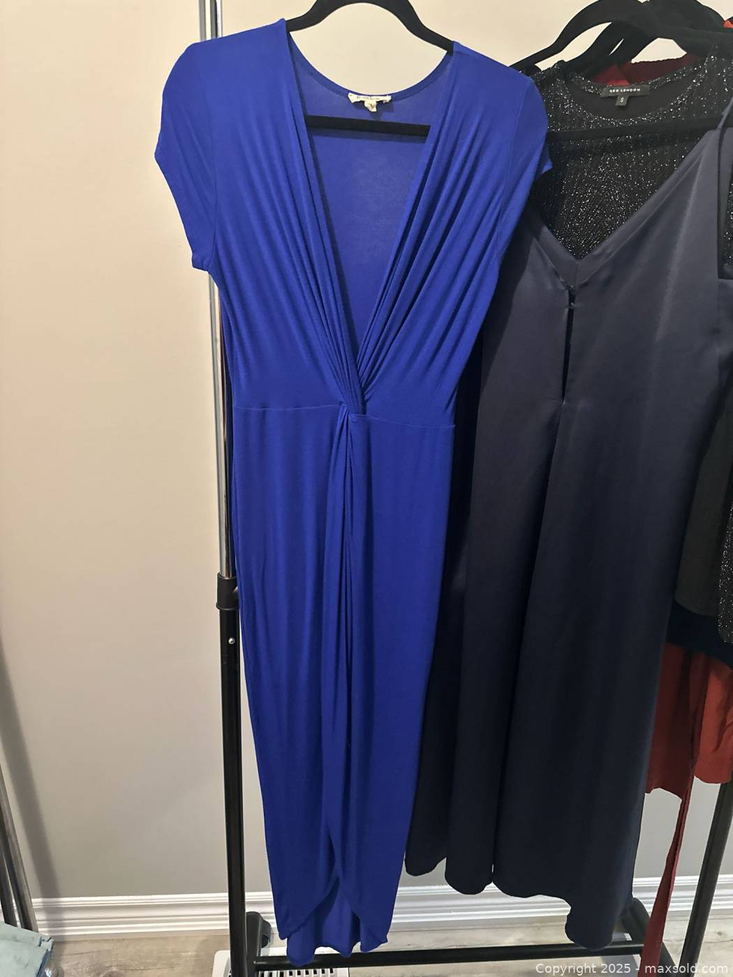 Assorted women's clothing, 9 pieces | Maxsold