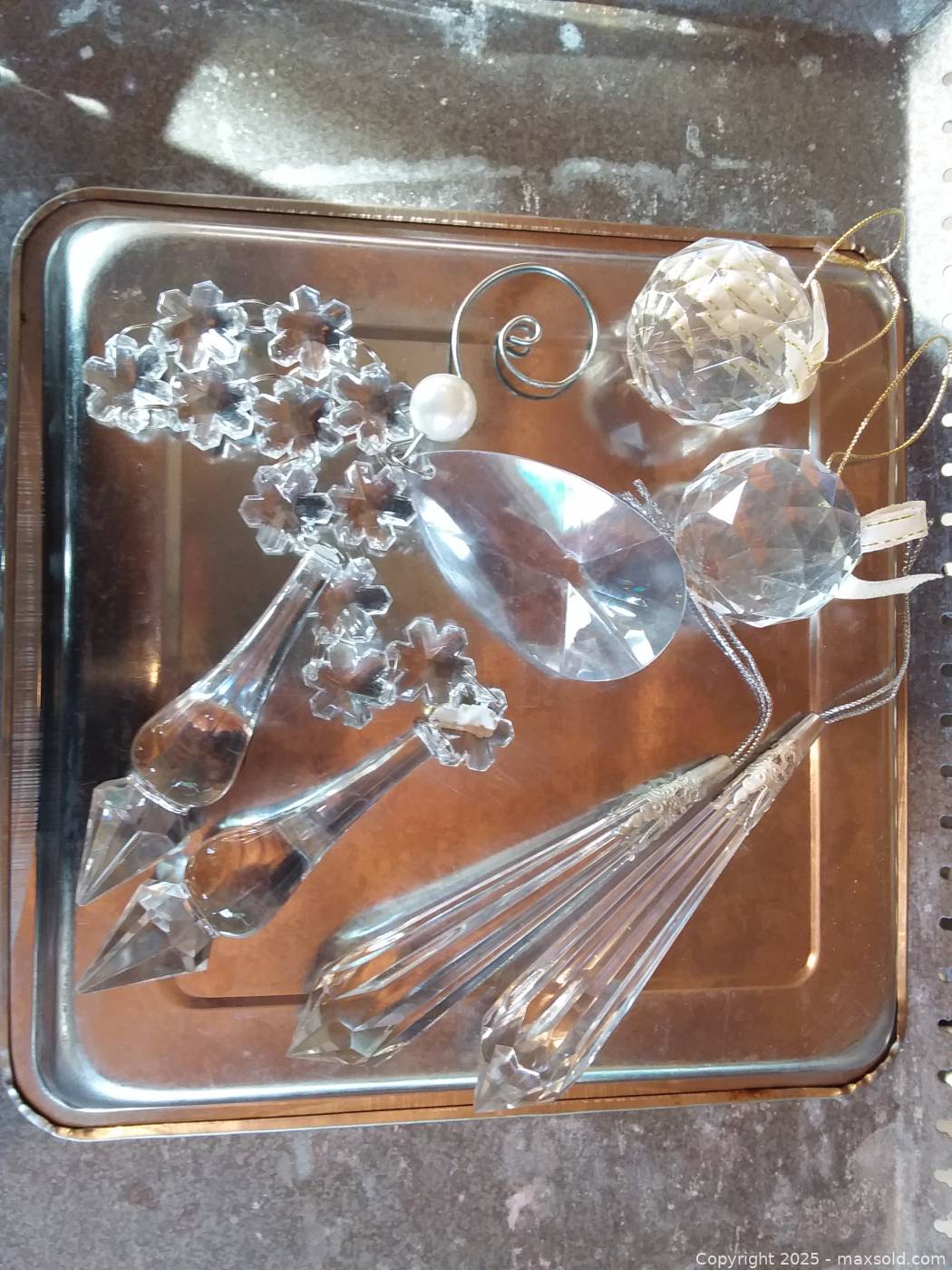 Seven piece crystal decor set | Maxsold