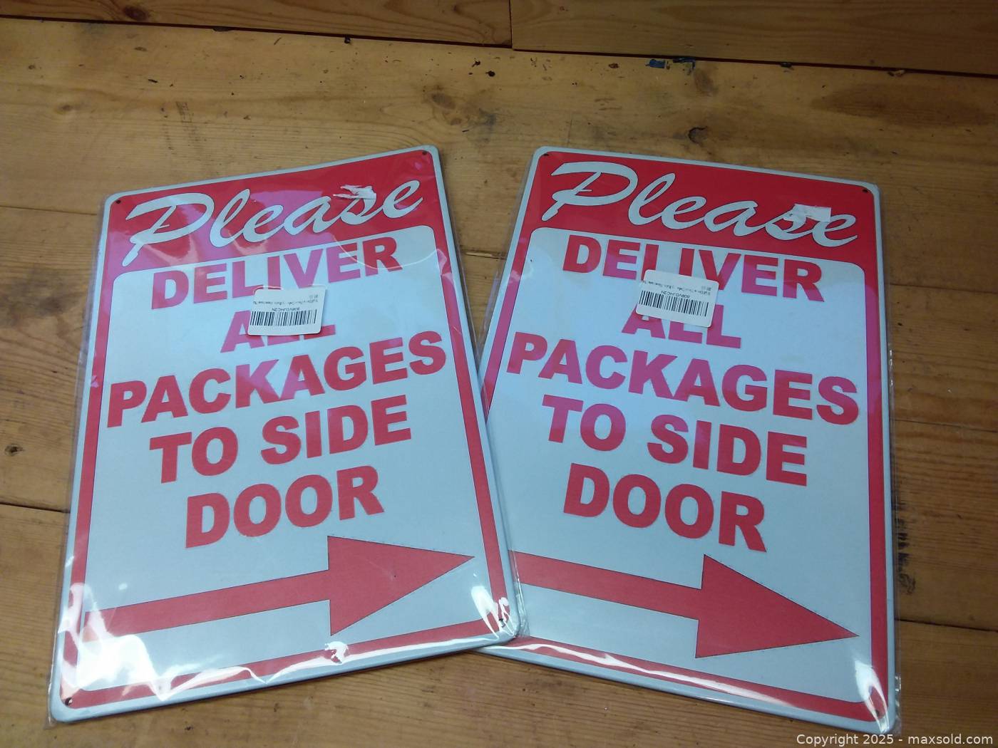 Deliver packages metal signs, pair | Maxsold
