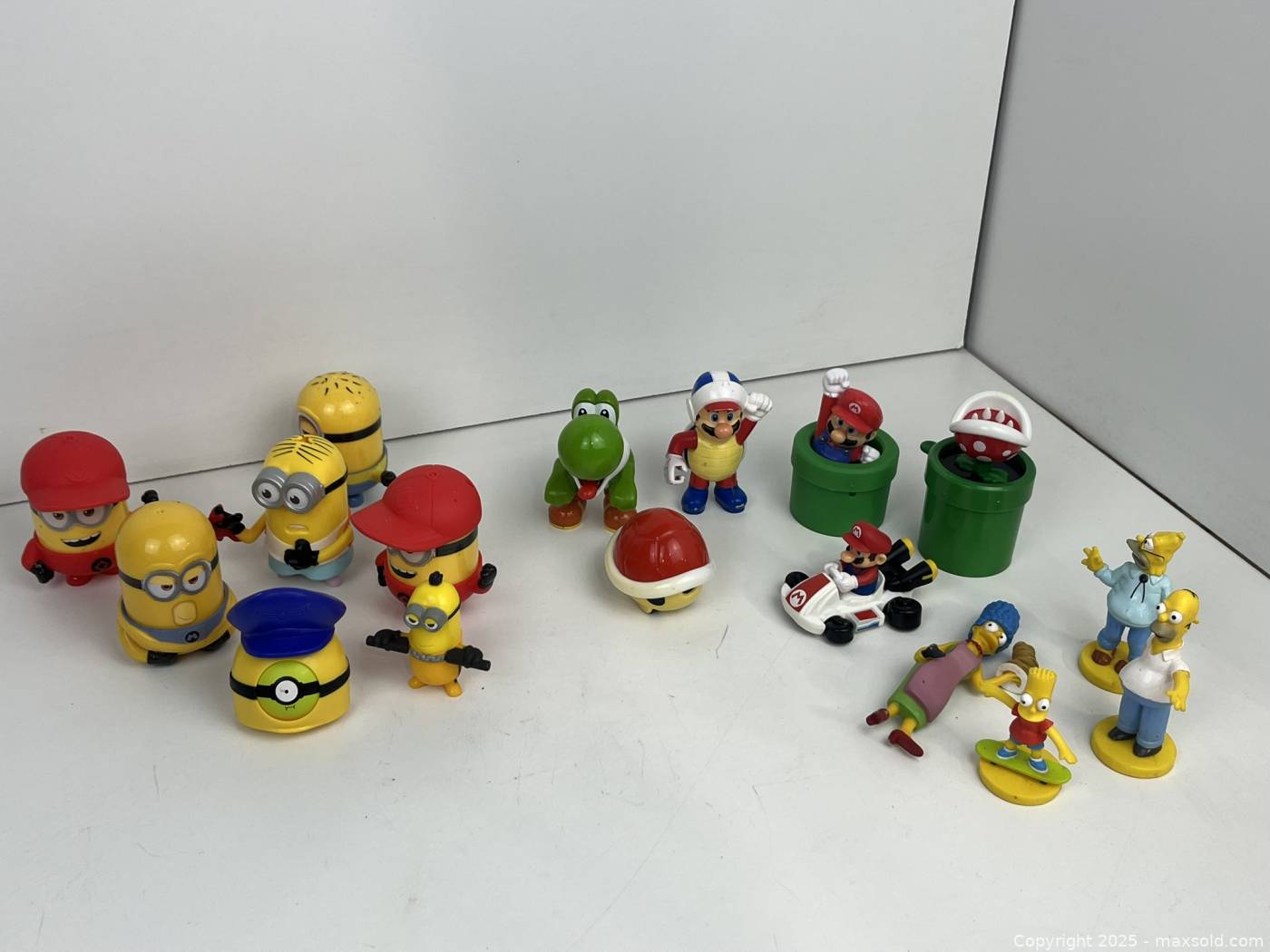 Minions, Super Mario & Simpsons figurines | Maxsold