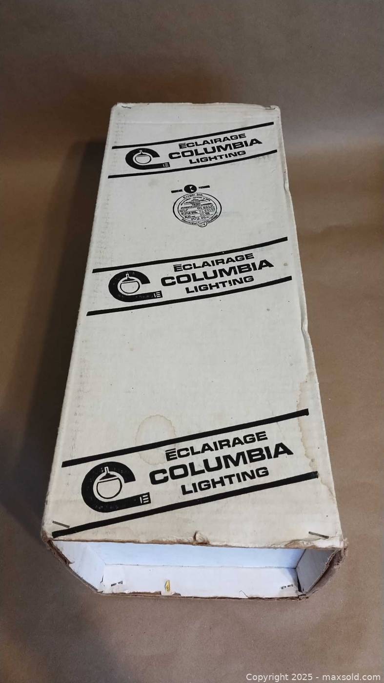 Columbia Lighting Model 9242 track fixture | Maxsold