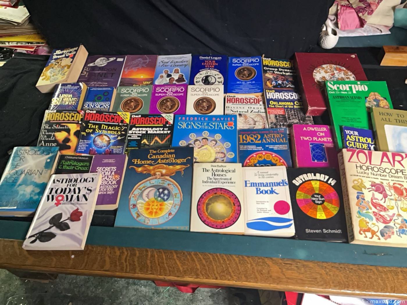 32 astrology and horoscope books 1960s-2000s | Maxsold