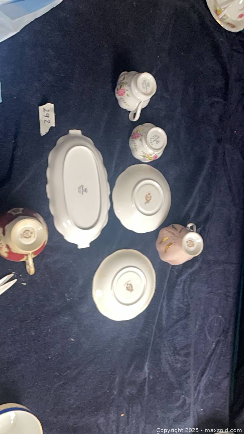 Queen Anne bone china tableware, 7-piece | Maxsold