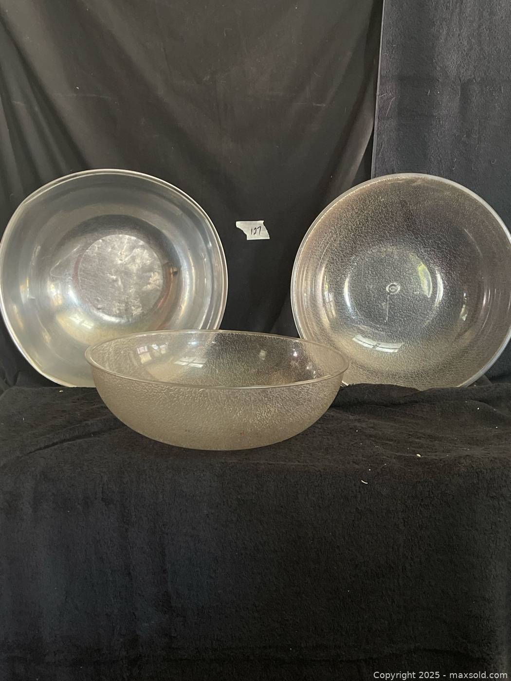 Large Mixing and Serving Bowls, 3 Pieces | Maxsold