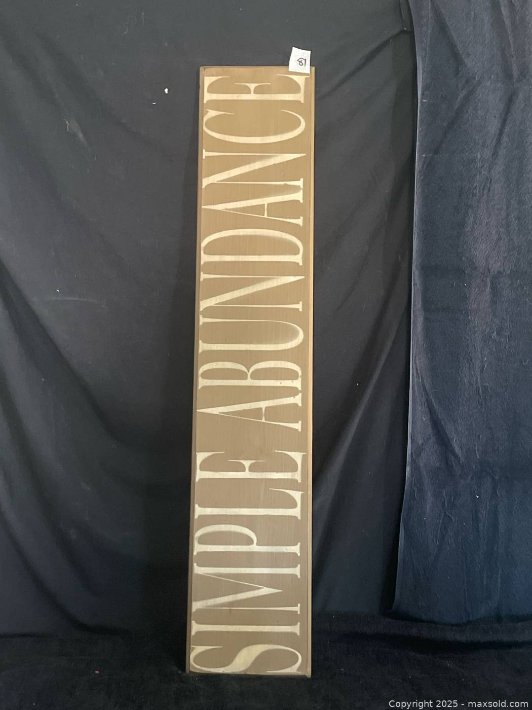 Vertical wood wall sign Simple Abundance | Maxsold