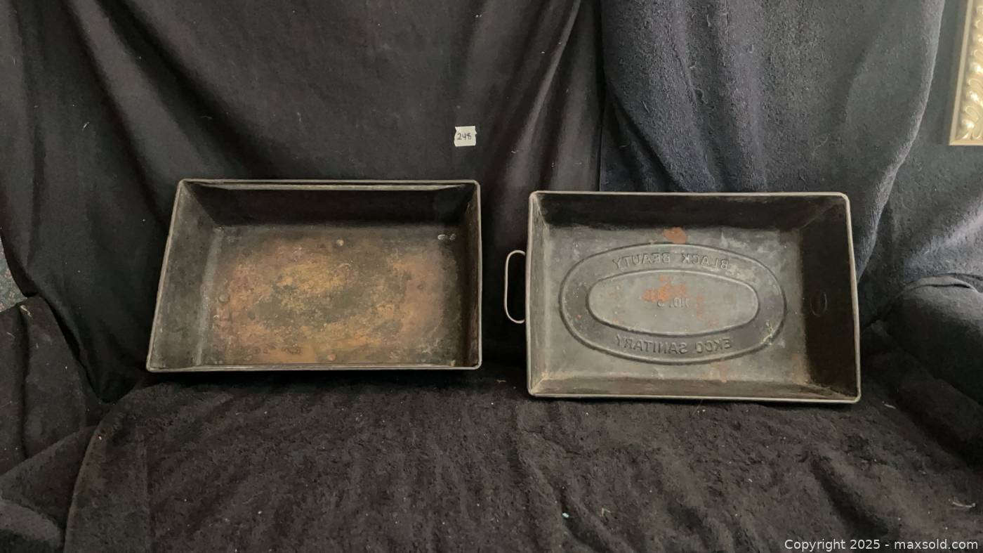 Black Beauty No.0 metal stove ash pans set | Maxsold