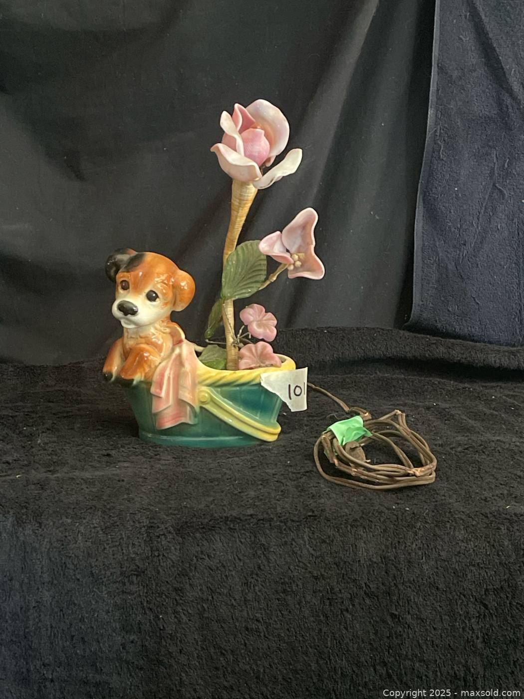Vintage Dog in Basket Ceramic TV Lamp | Maxsold