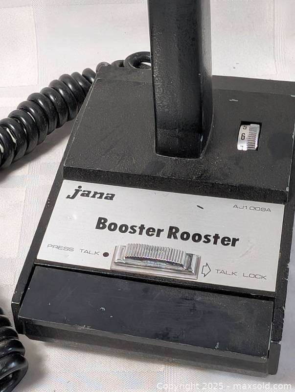 Jana Booster Rooster desktop CB microphone | Maxsold