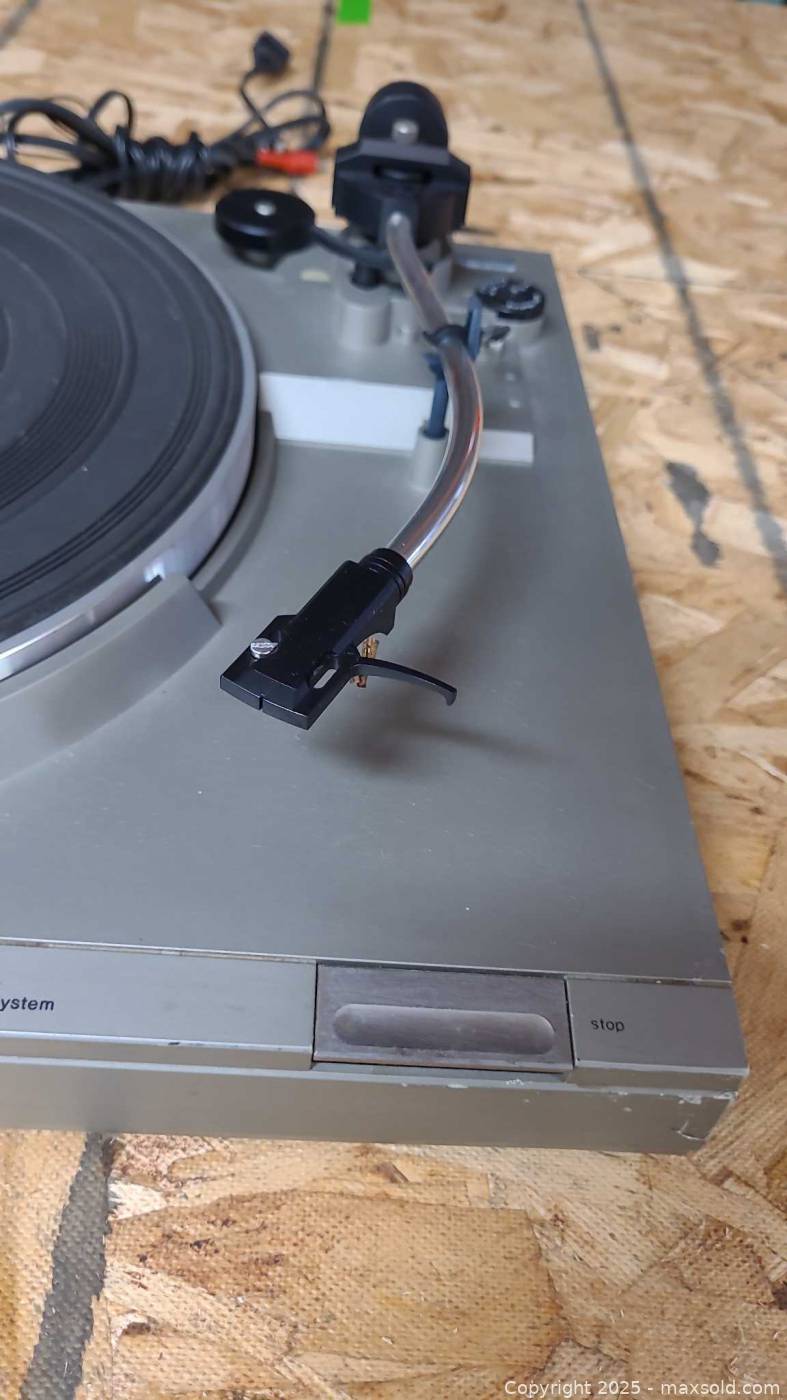 6 vintage turntables Panasonic TEAC JVC Technics | Maxsold