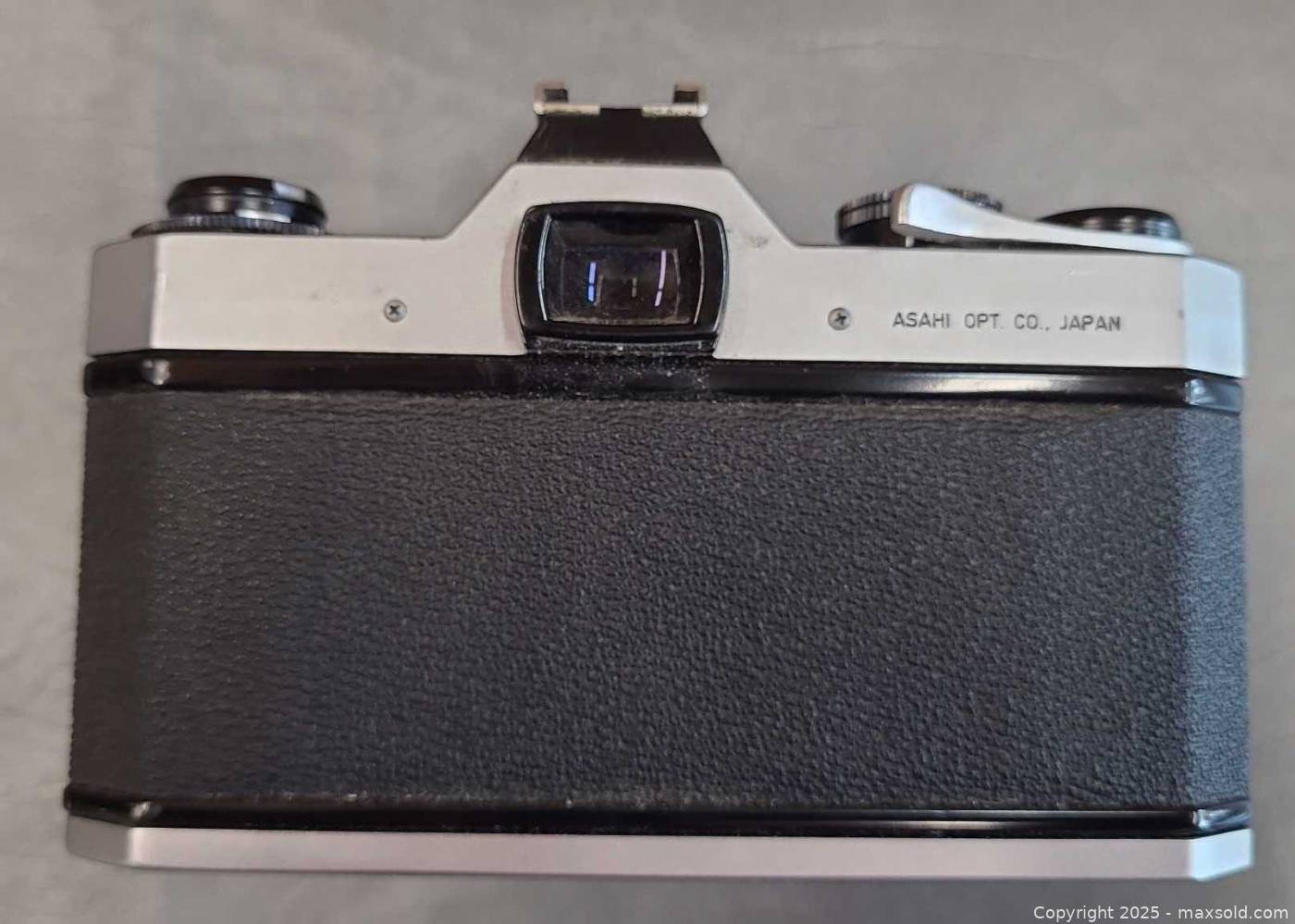 Asahi Pentax Spotmatic SP II 35mm SLR Camera With 55mm f/1.8 Lens | Maxsold