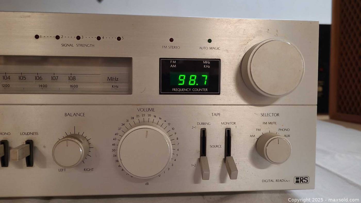 Realistic STA-240 AM/FM Stereo Receiver | Maxsold