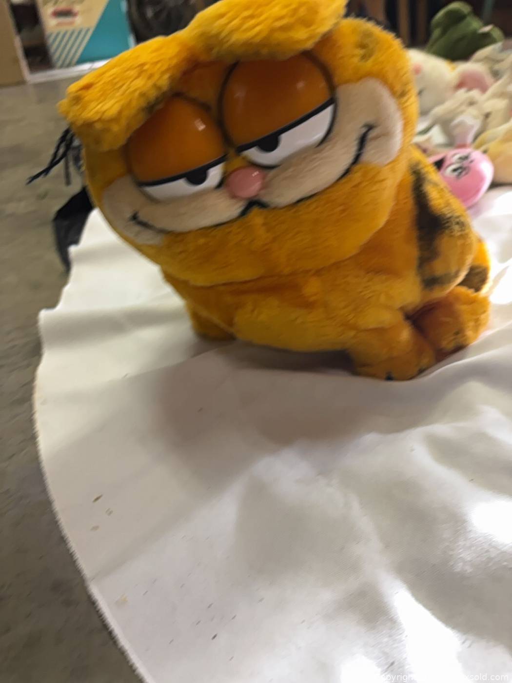 1981 Garfield plush stuffed toy | Maxsold
