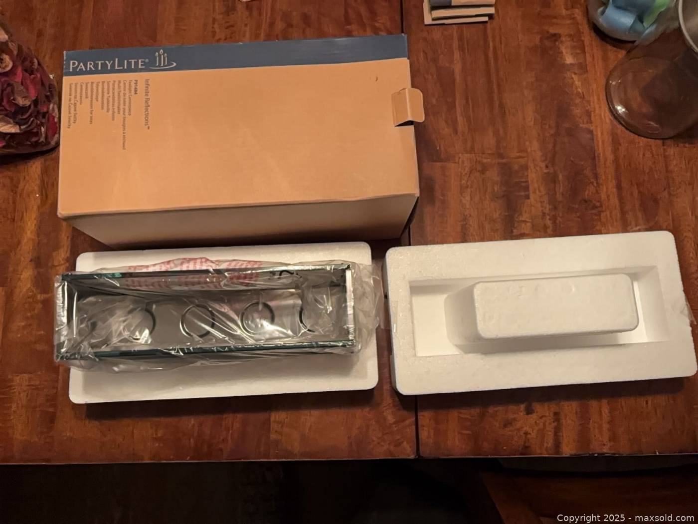 PartyLite Infinite Reflections Tea Light Holder | Maxsold
