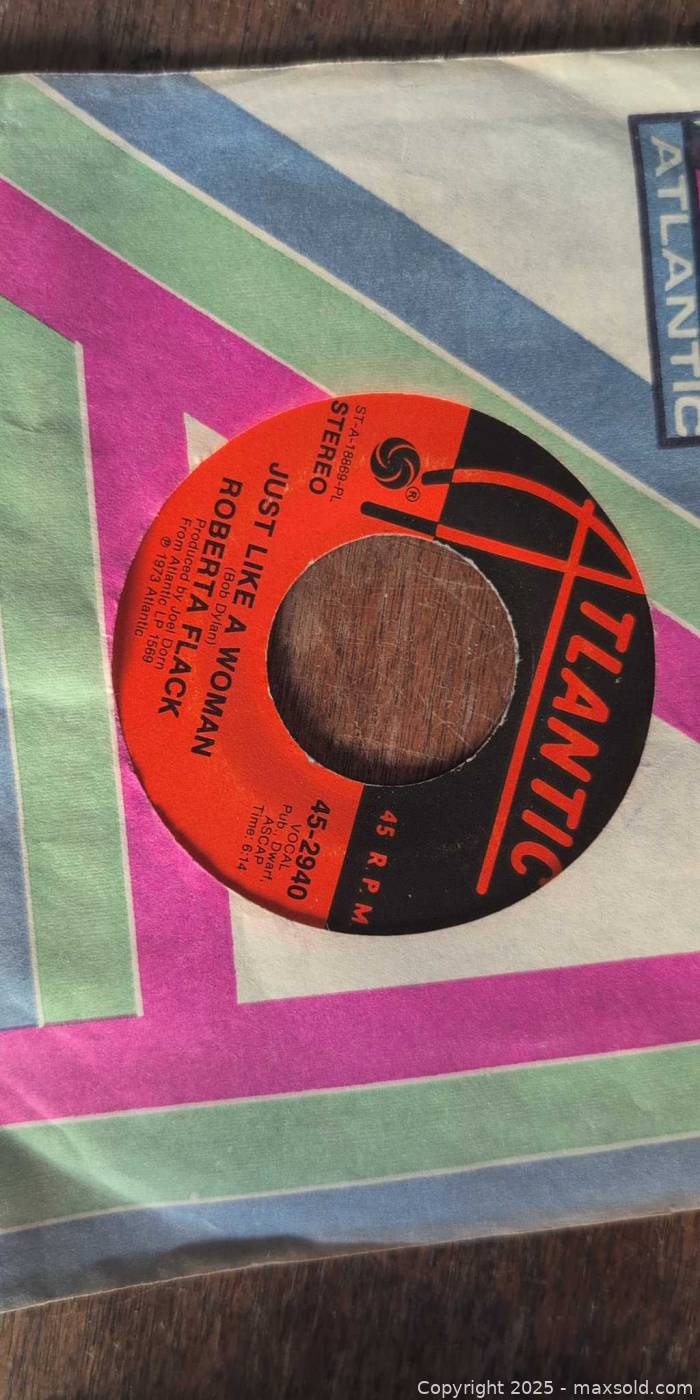 Approx. 10–12 7-Inch 45 RPM Vinyl Singles | Maxsold