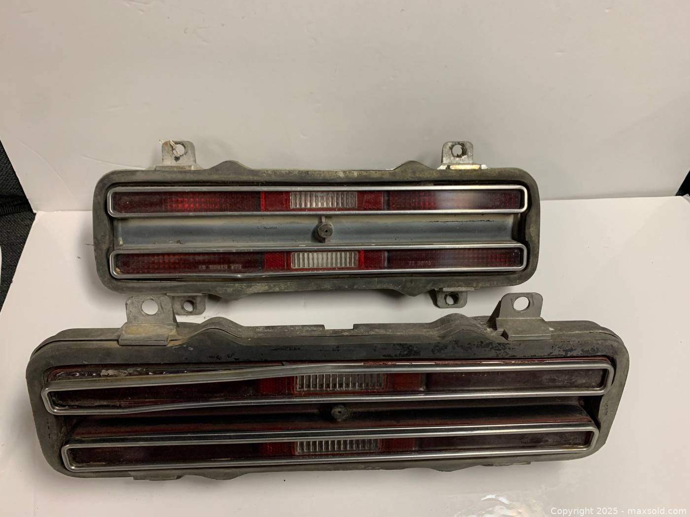 1967 Pontiac Firebird tail light assemblies | Maxsold