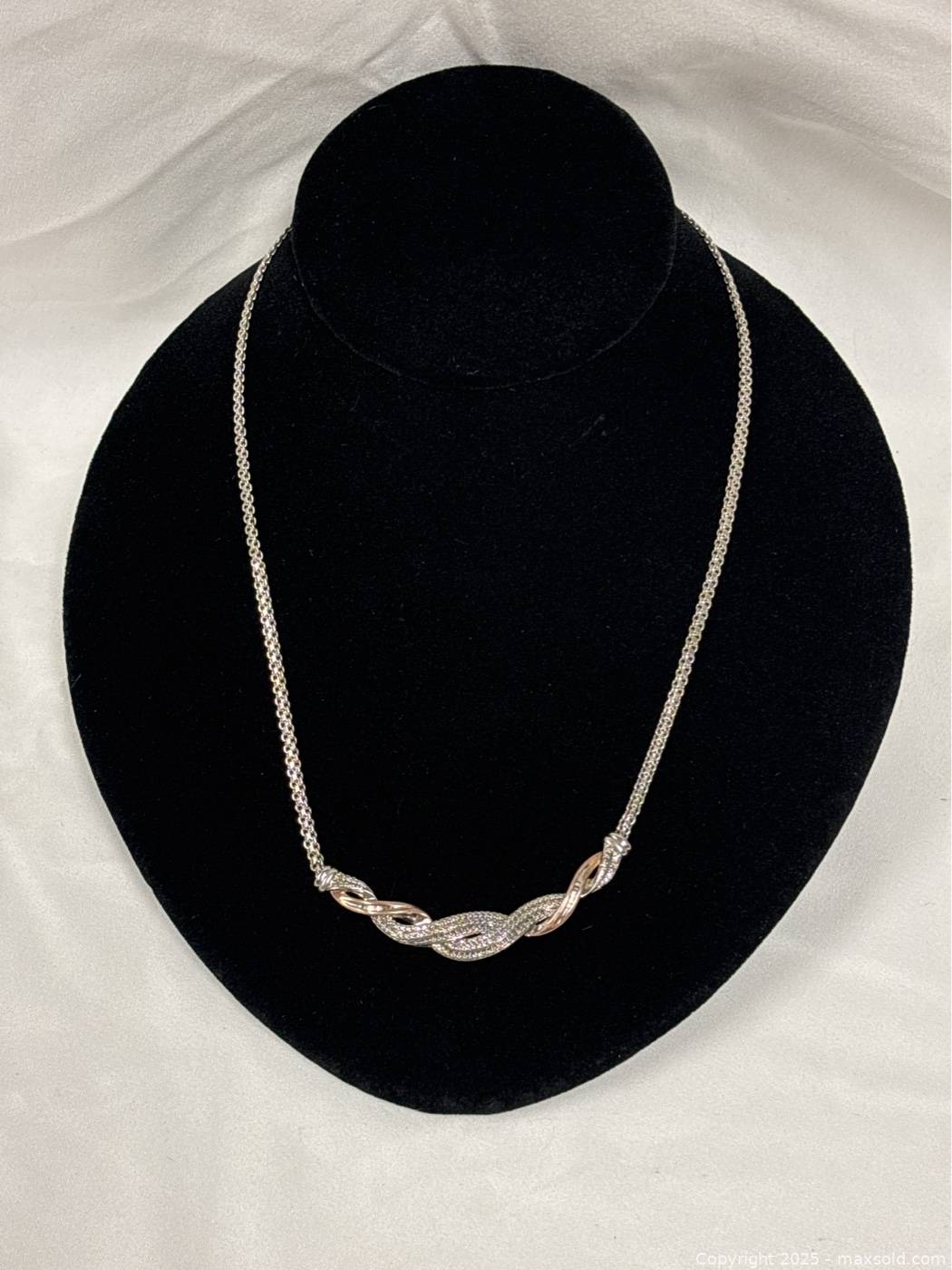 Sterling silver diamond chip necklace | Maxsold