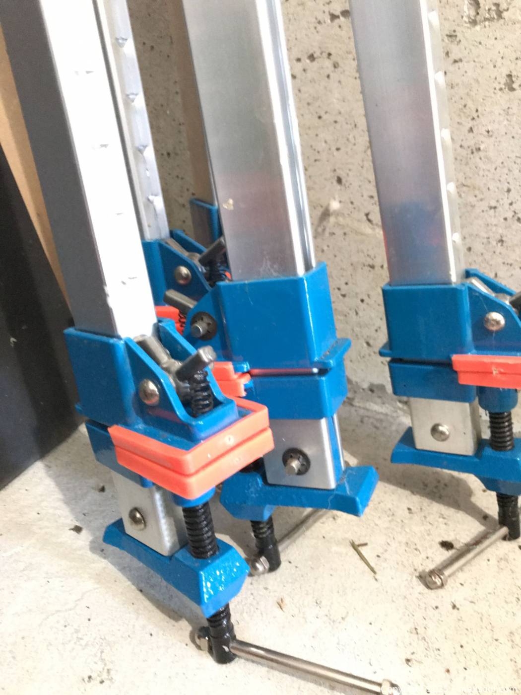 5 56" bar ratchet furniture clamps | Maxsold