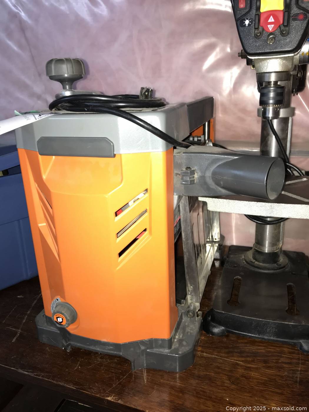 Ridgid Ind-I-Cut benchtop thickness planer | Maxsold