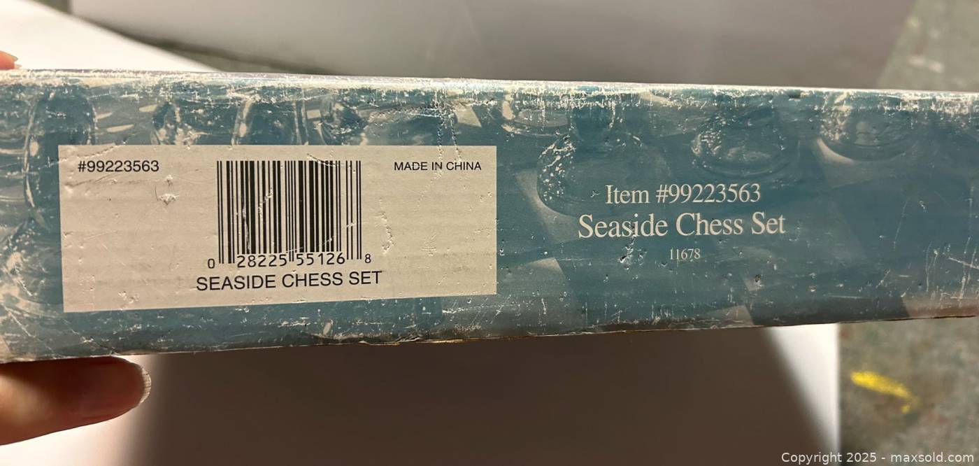 Imperial Estate crystal seaside chess set | Maxsold