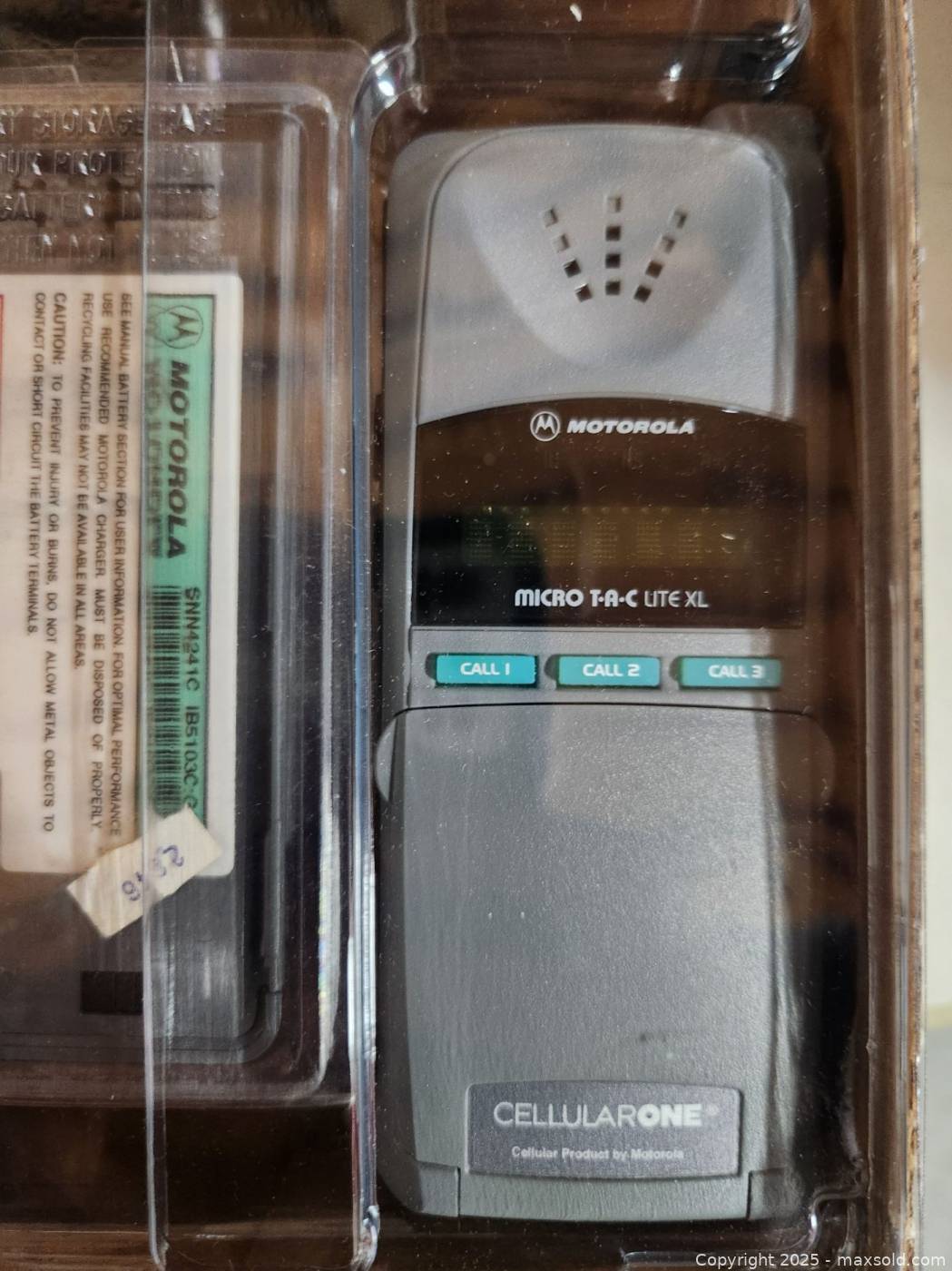 Motorola MicroTAC Lite XL Cellular Phone | Maxsold