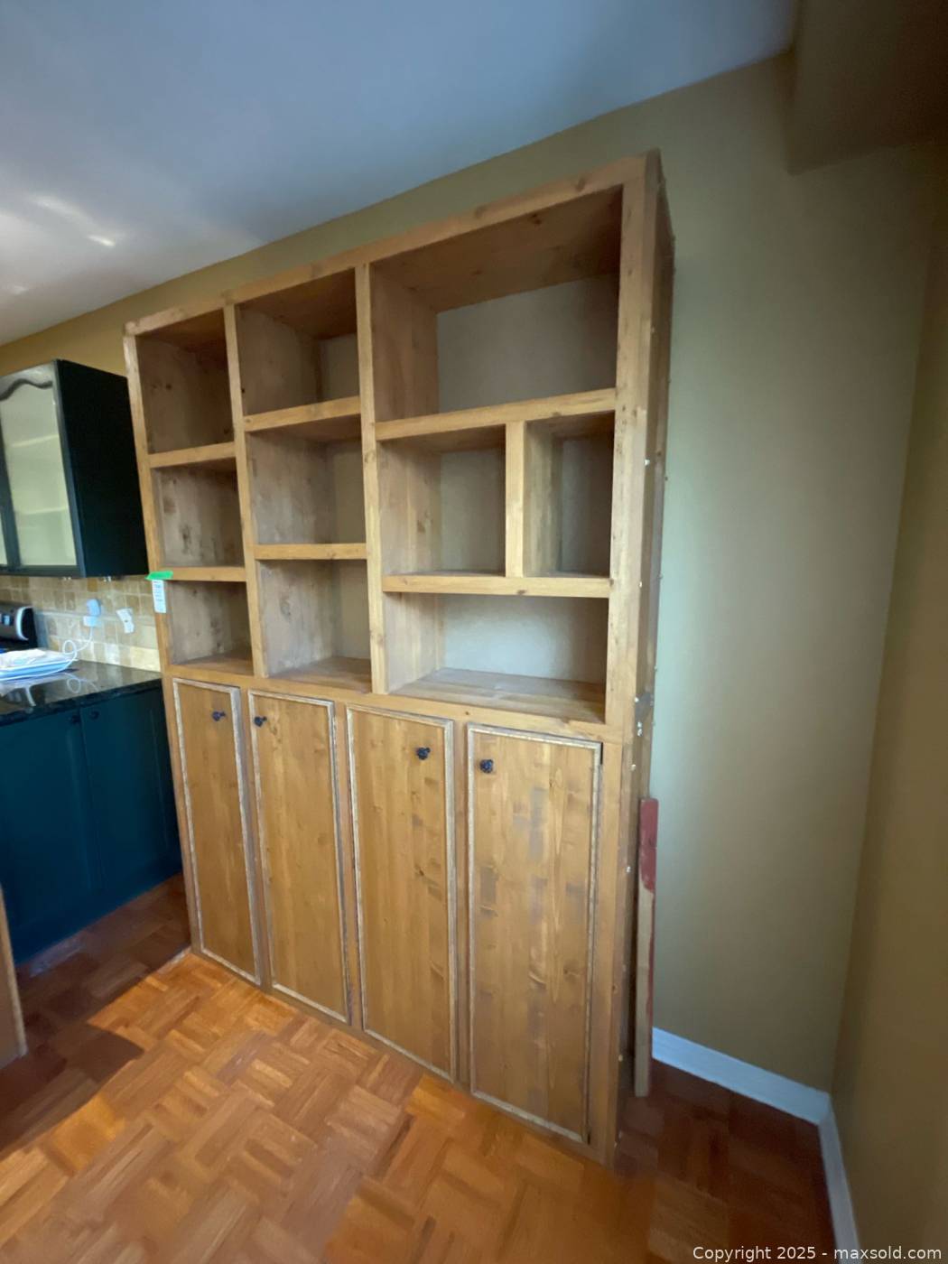 Solid pine bookcase wall unit | Maxsold