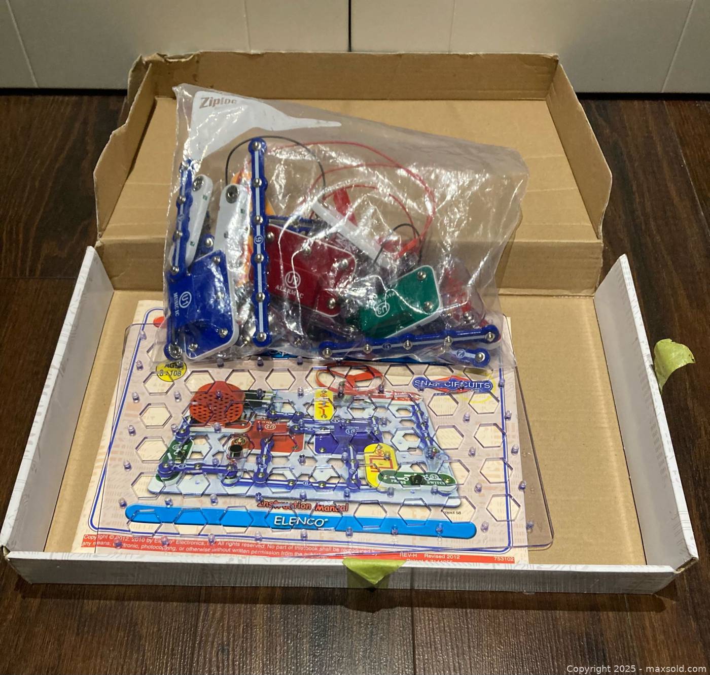 Elenco Snap Circuits Jr. SC-100 electronics kit | Maxsold