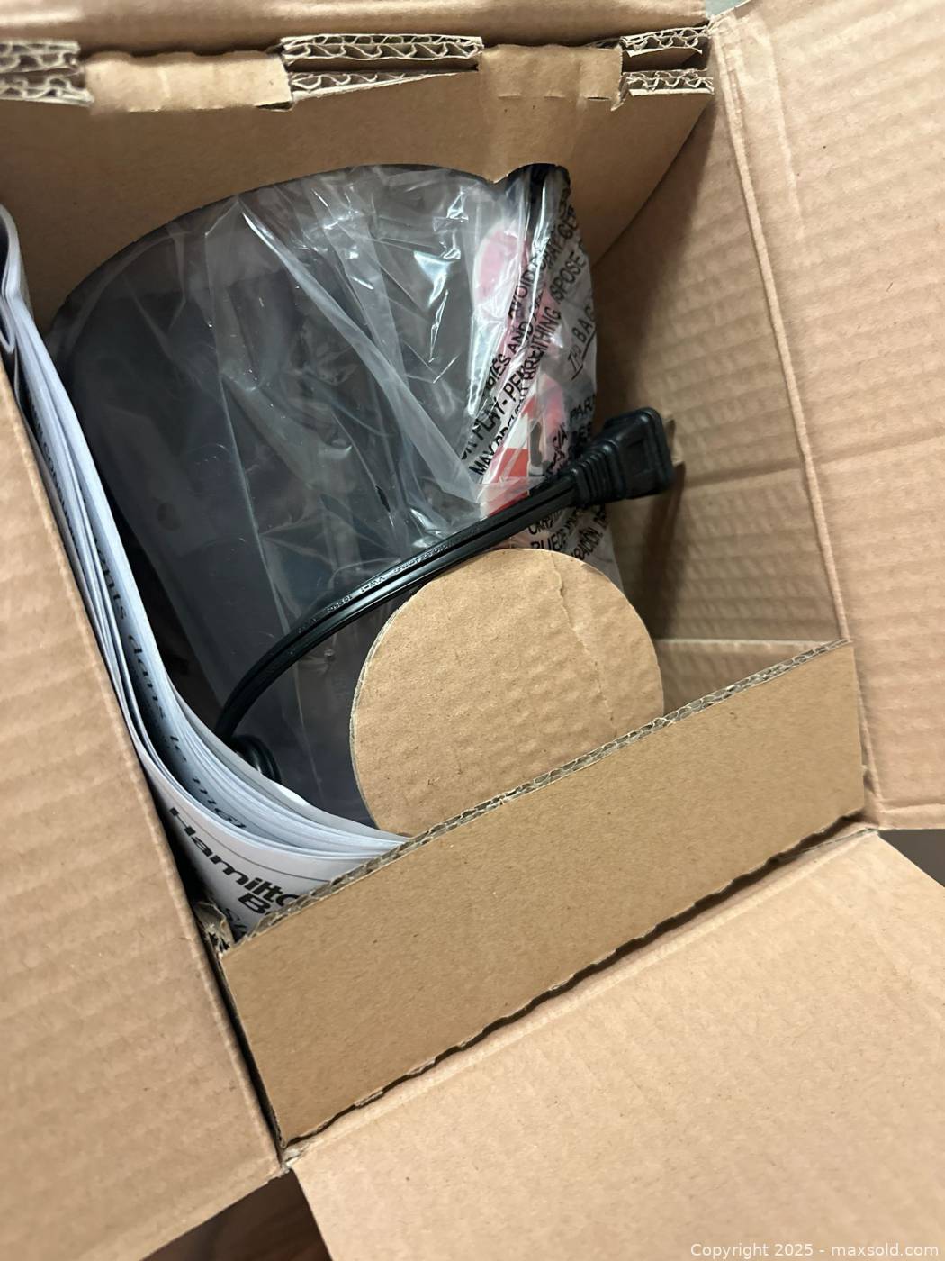 George Foreman grill, Hamilton Beach blender, GE hand mixer | Maxsold