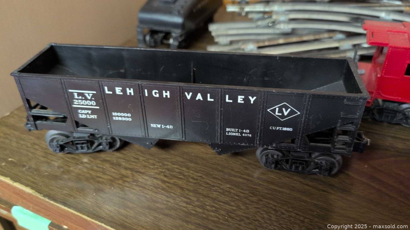 Vintage Lionel O Gauge Train Set Pieces | Maxsold