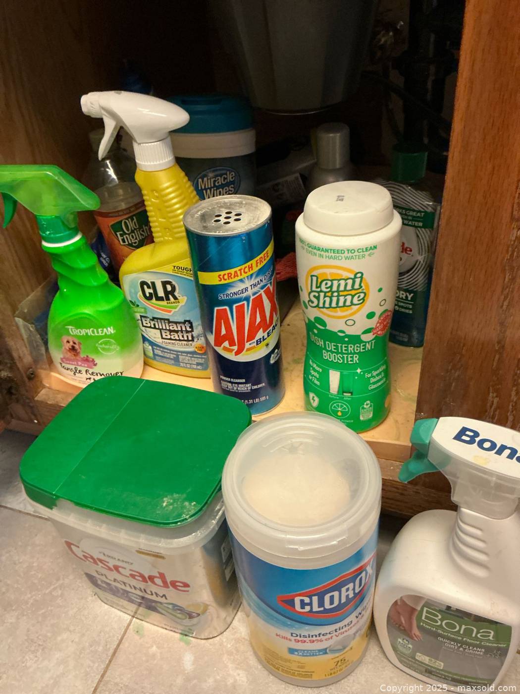 Assorted Cleaning Supplies And Microfiber Cloths | Maxsold