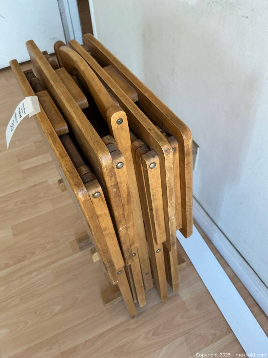 5 wooden folding TV trays with stand | Maxsold