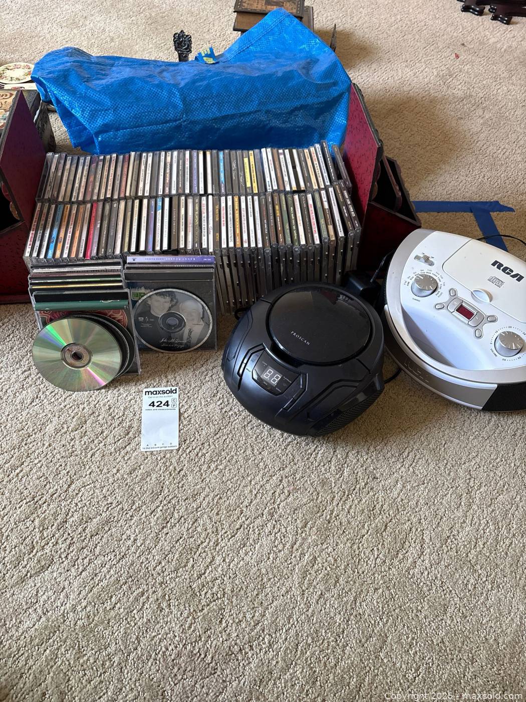 RCA And Proscan CD Players, CDs, Bookends | Maxsold
