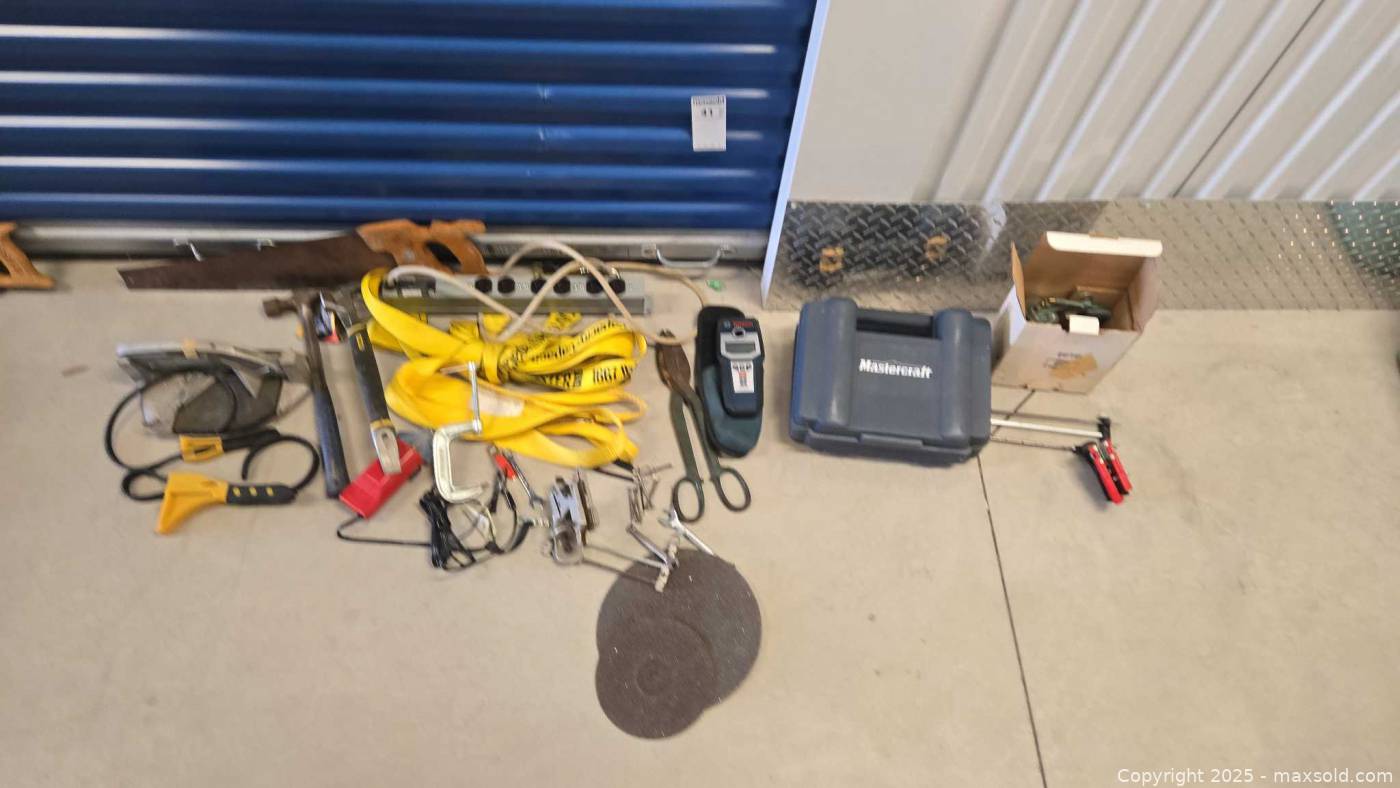 Mastercraft palm sander with assorted hand tools | Maxsold