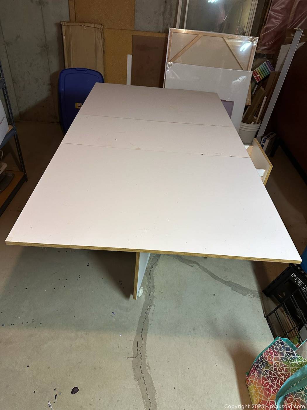Expandable folding craft table | Maxsold