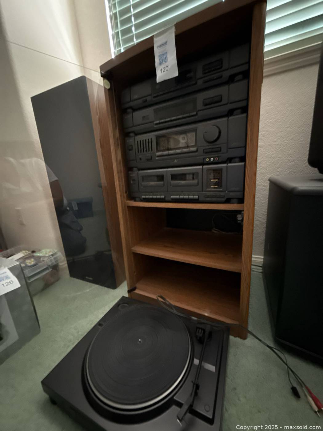 1990s stereo component system with turntable | Maxsold