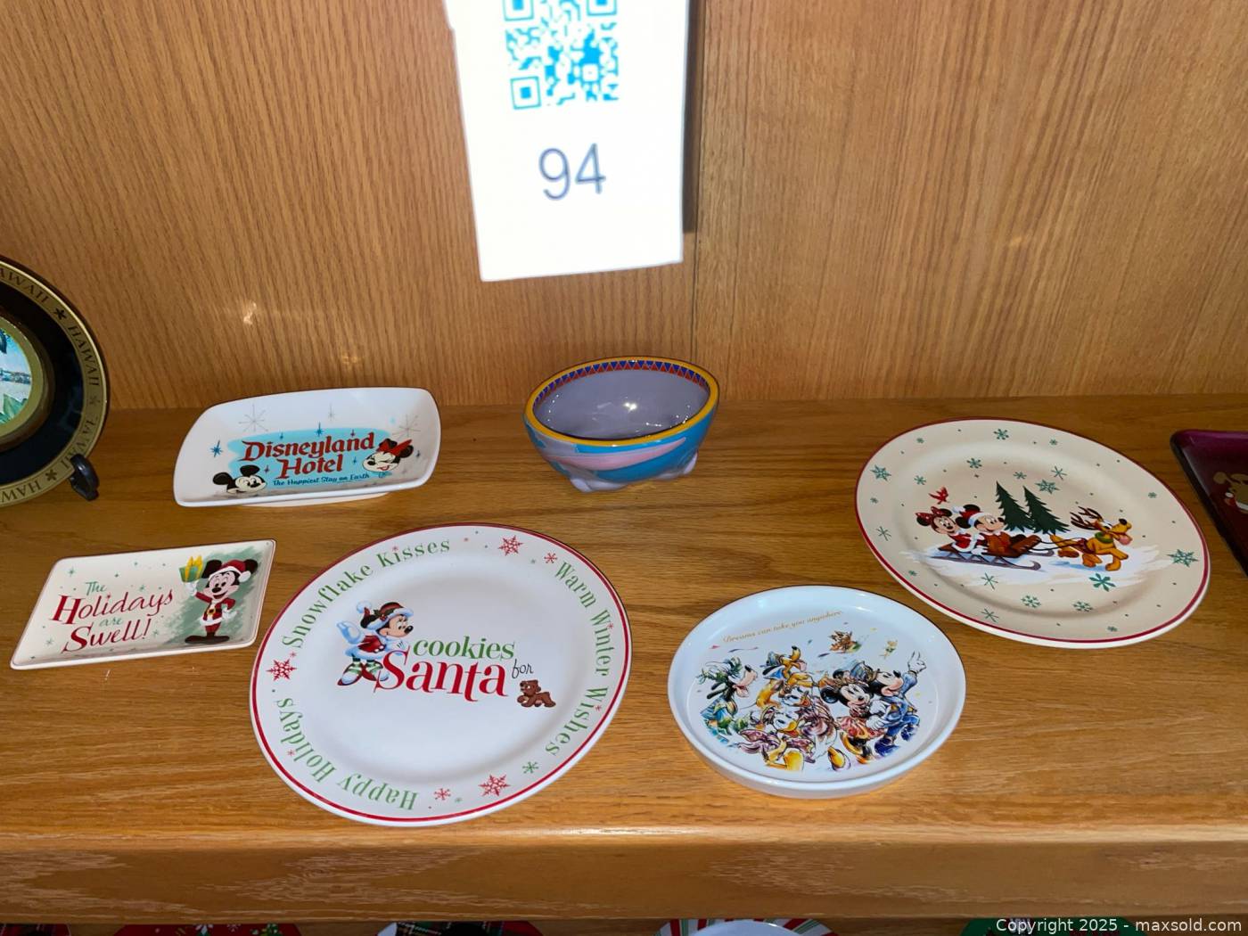 Disney holiday plates trays dishes ~16 pcs | Maxsold