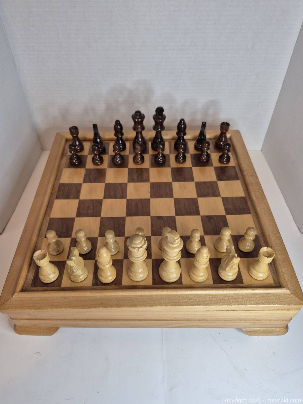 Levenger wooden multi-game board set | Maxsold