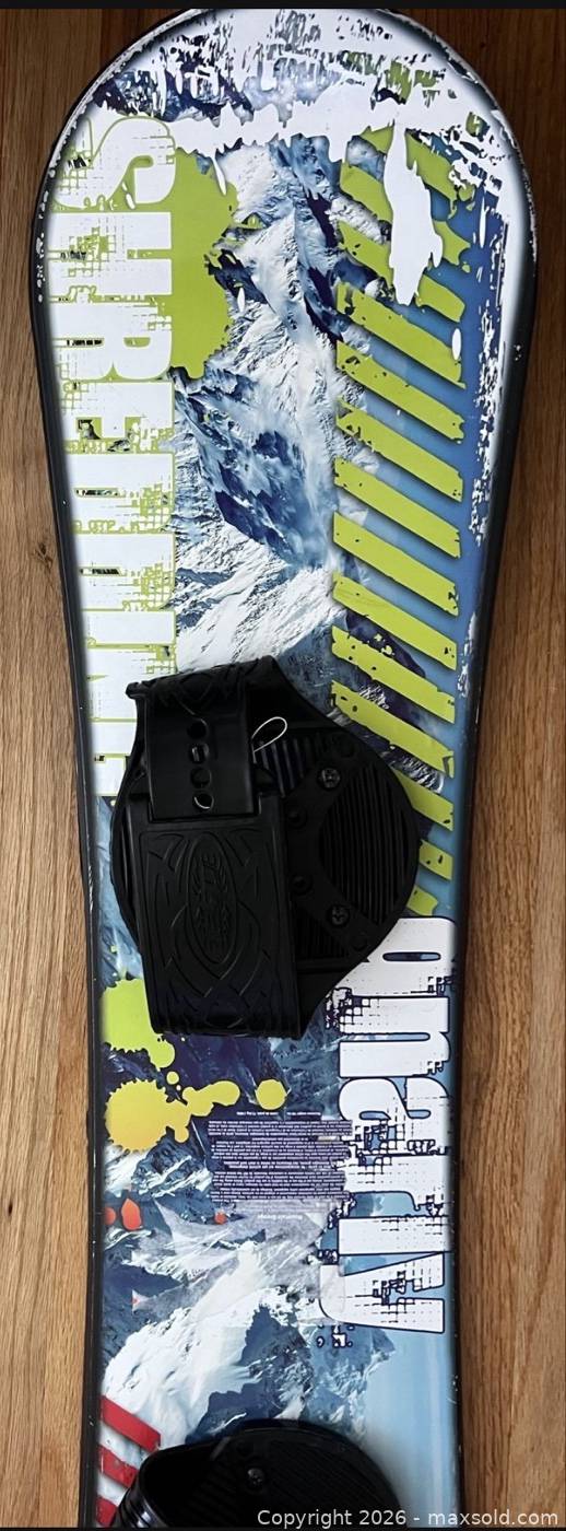 Freeride 130 cm youth snowboard with bindings | Maxsold