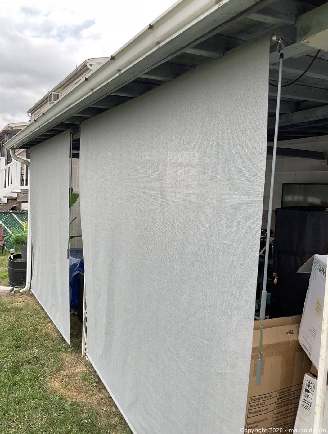 Gray outdoor roller shade 7.5’ x 8’ | Maxsold