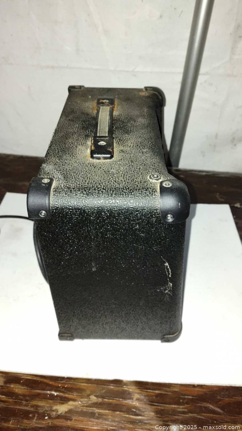 Crate XT15R guitar amplifier | Maxsold