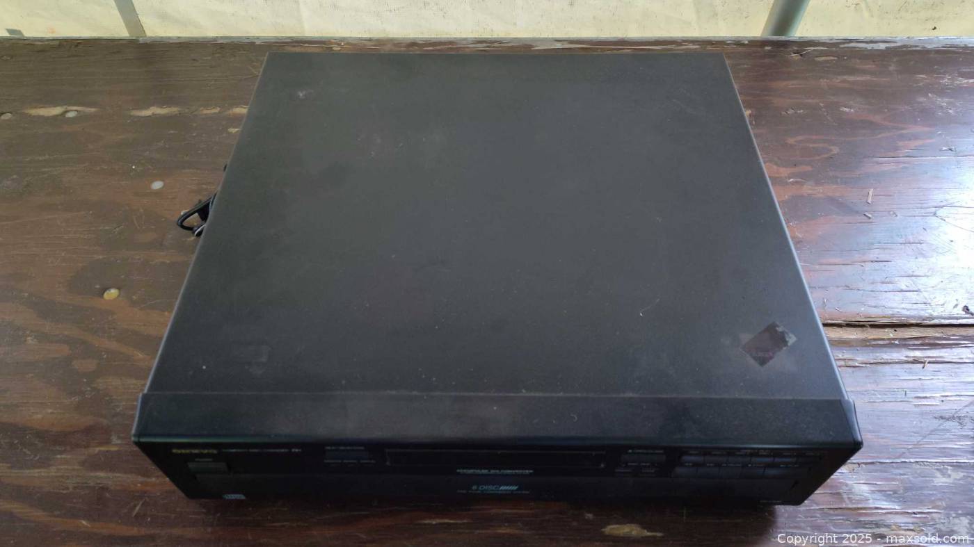 Onkyo RI DX-C330 compact disc changer | Maxsold