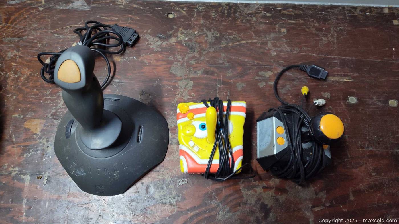 Logitech WingMan Extreme, SpongeBob Plug & Play, Suncom TAC-2 Joysticks ...