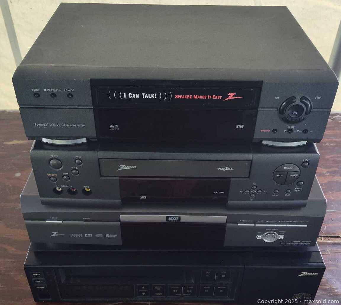 Zenith VHS VCRs And DVD Player Lot | Maxsold