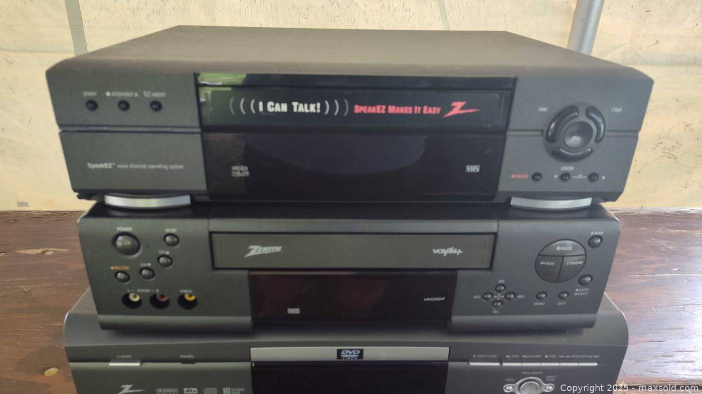 Zenith VHS VCRs And DVD Player Lot | Maxsold