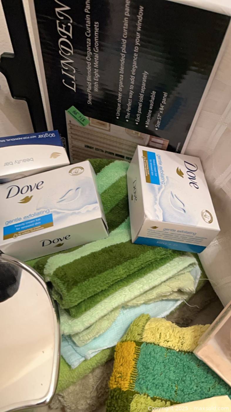 Bathroom linens and bath and body products | Maxsold