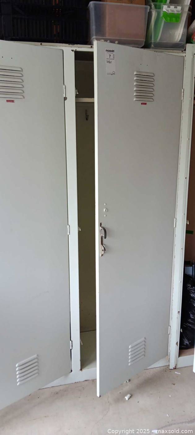 Freestanding steel locker bank | Maxsold