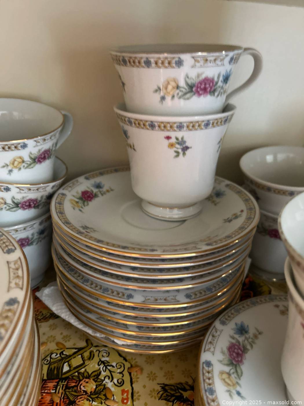Liling Fine China and Czechoslovakian dinnerware assortment | Maxsold