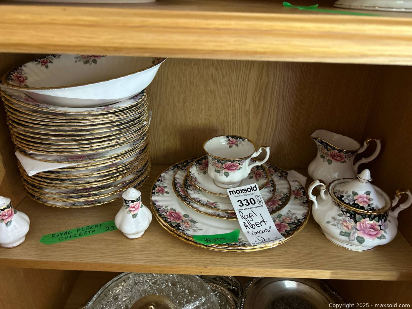 Royal Albert Concerto bone china 40–50 pcs | Maxsold
