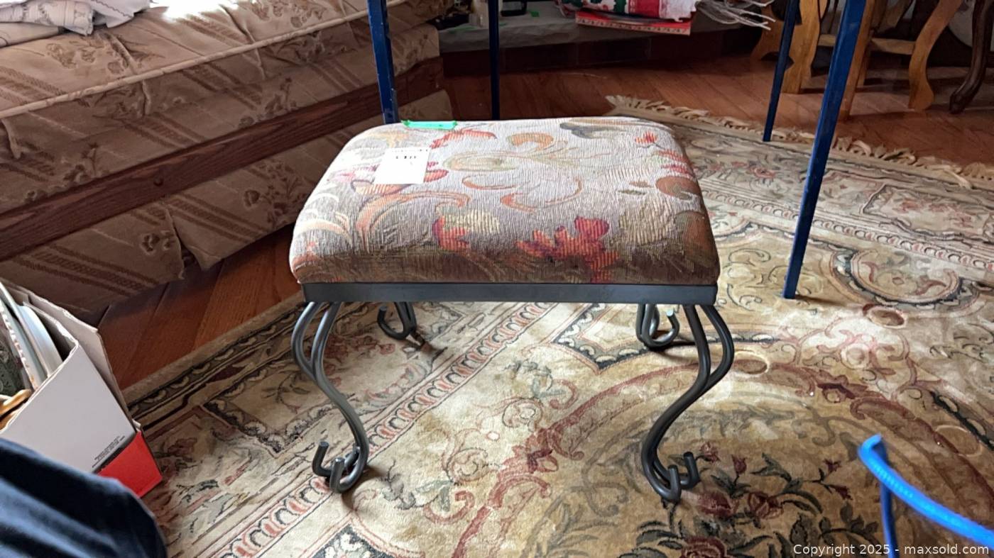 Upholstered metal-frame footstool ottoman 17x13x14 in | Maxsold