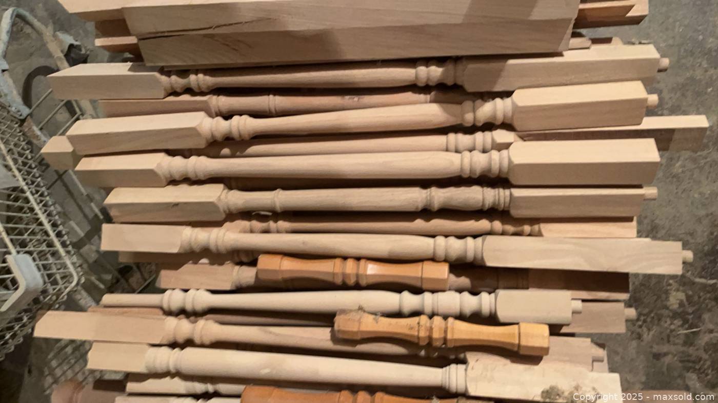 Wooden balusters, pickets and table legs, unfinished | Maxsold