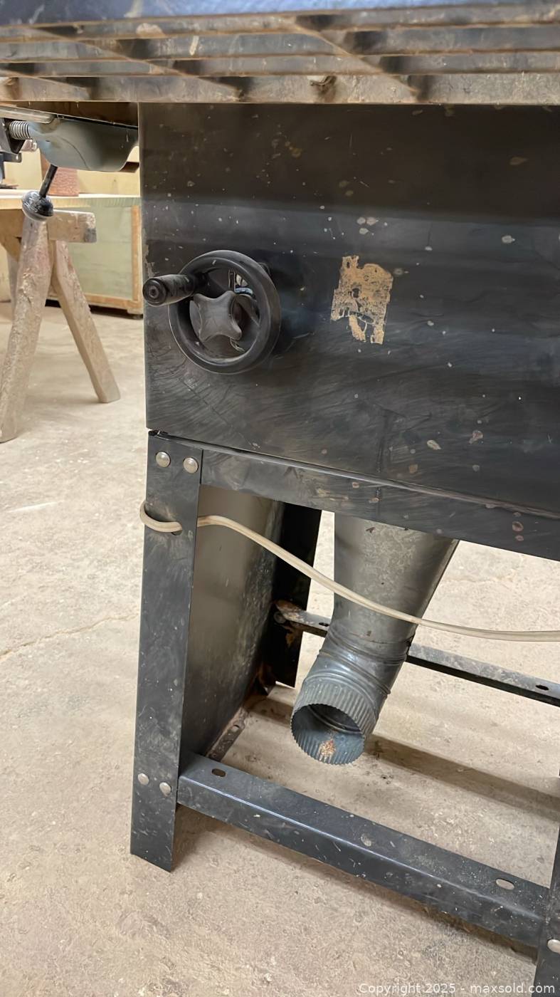 Trademaster 10-Inch Table Saw | Maxsold